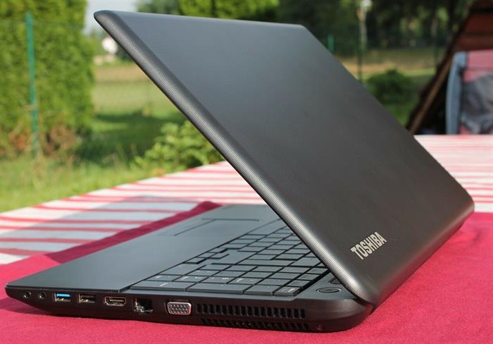 NOTEBOOK LAPTOP TOSHIBA SATELLITE 15.6" NUOVO