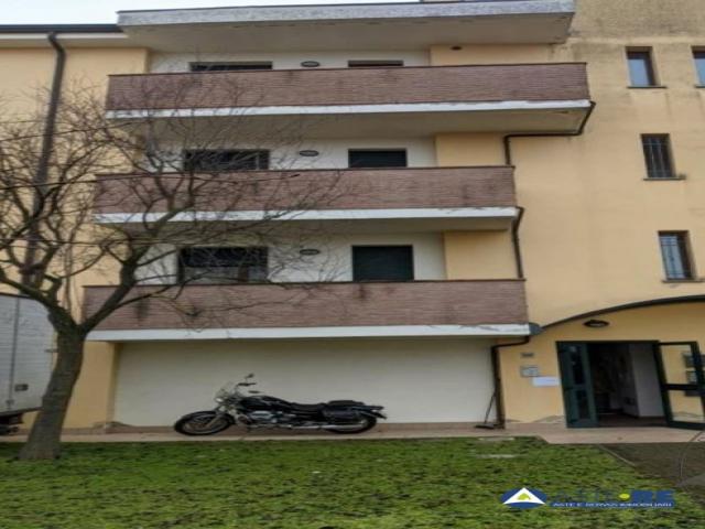 Appartamento al p.2 in via mazzone n. 188/a, mirandola (mo), fraz. mortizzuolo