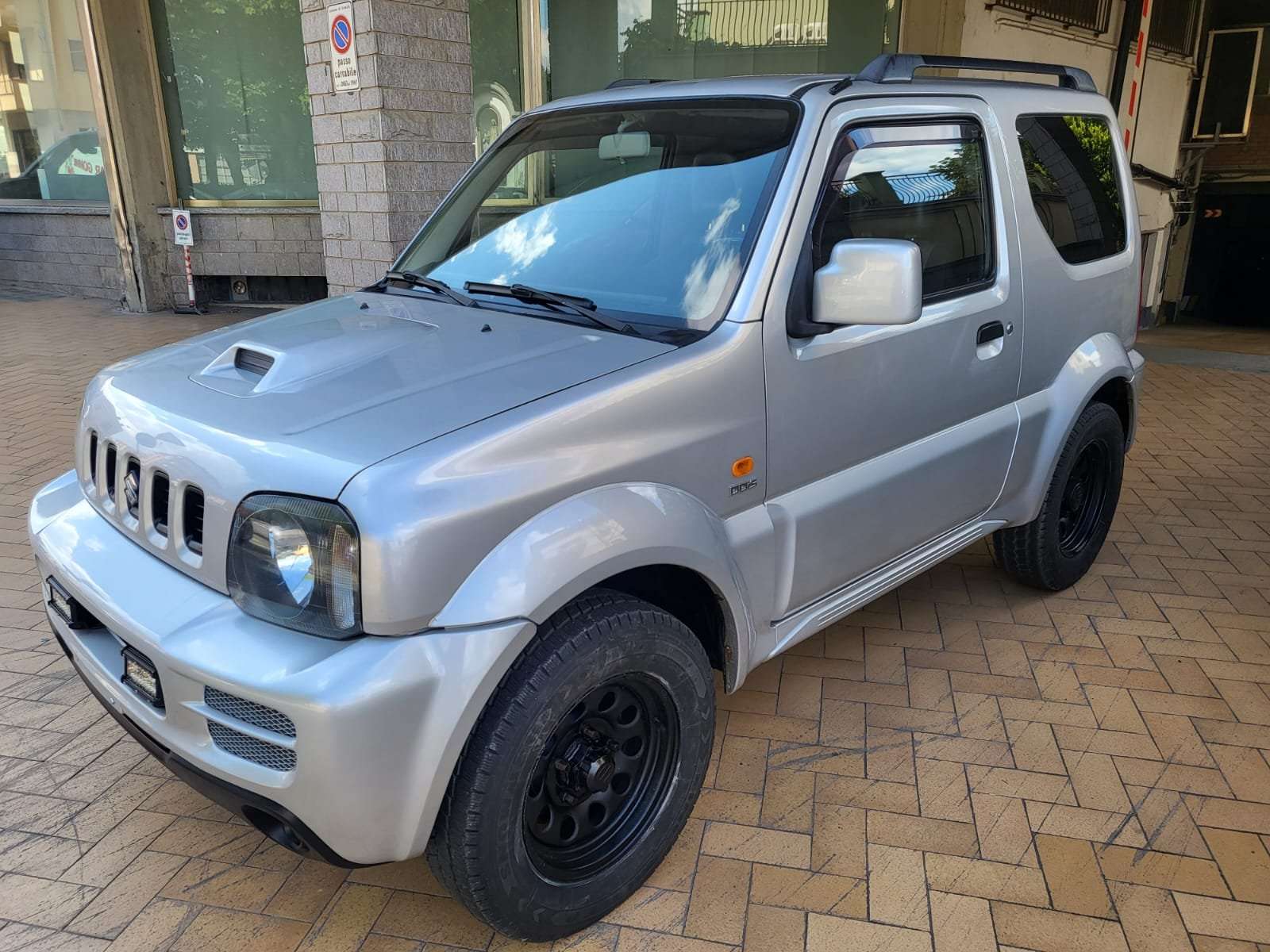 Suzuki Jimny1.5 DDiS cat 4WD  56.470 km. Clima  Gancio Traino