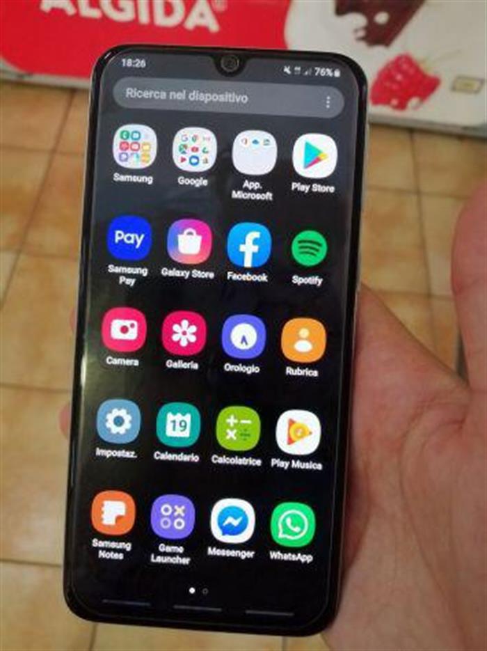 SAMSUNG GALAXY A40