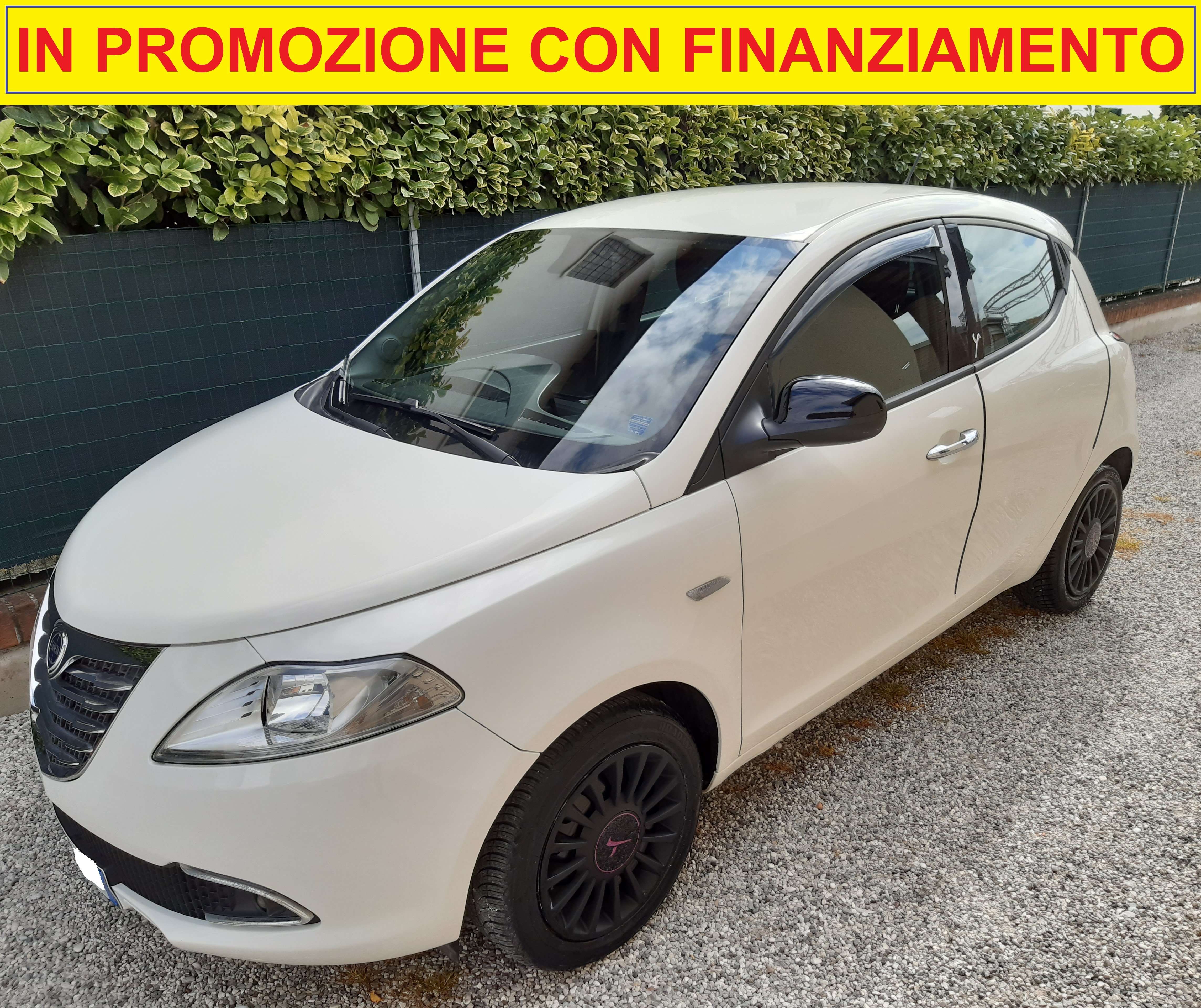 Lancia YpsilonYpsilon 1.2 8v Gold c/CL 69cv E6