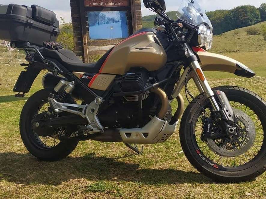 Moto Guzzi V 85TRAVEL