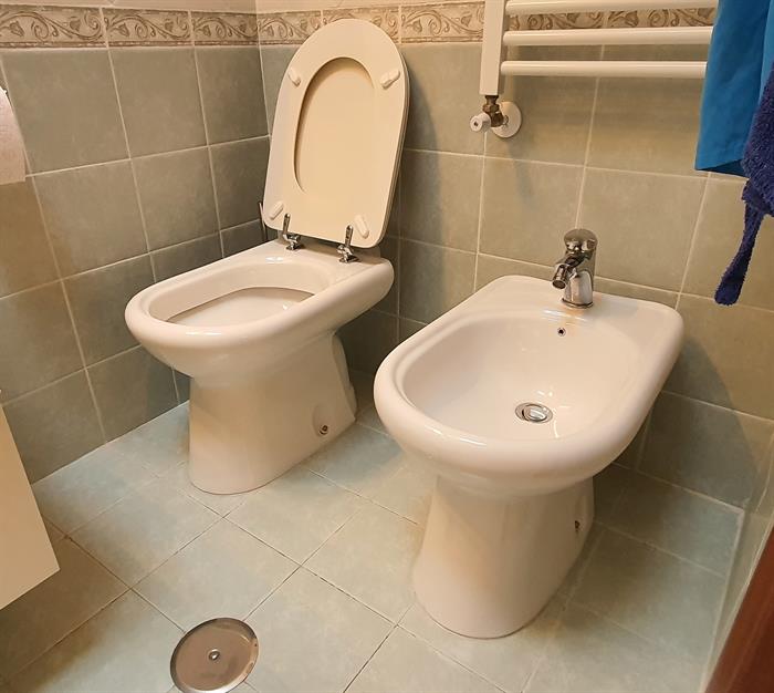 WC BIDET SCOPINO PORTAROTOLO PORTASCIUGAMANI ALTRO