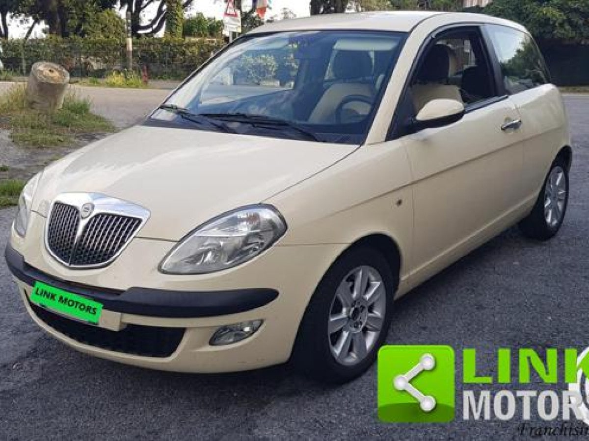 LANCIA Ypsilon 1.4 16V Platino