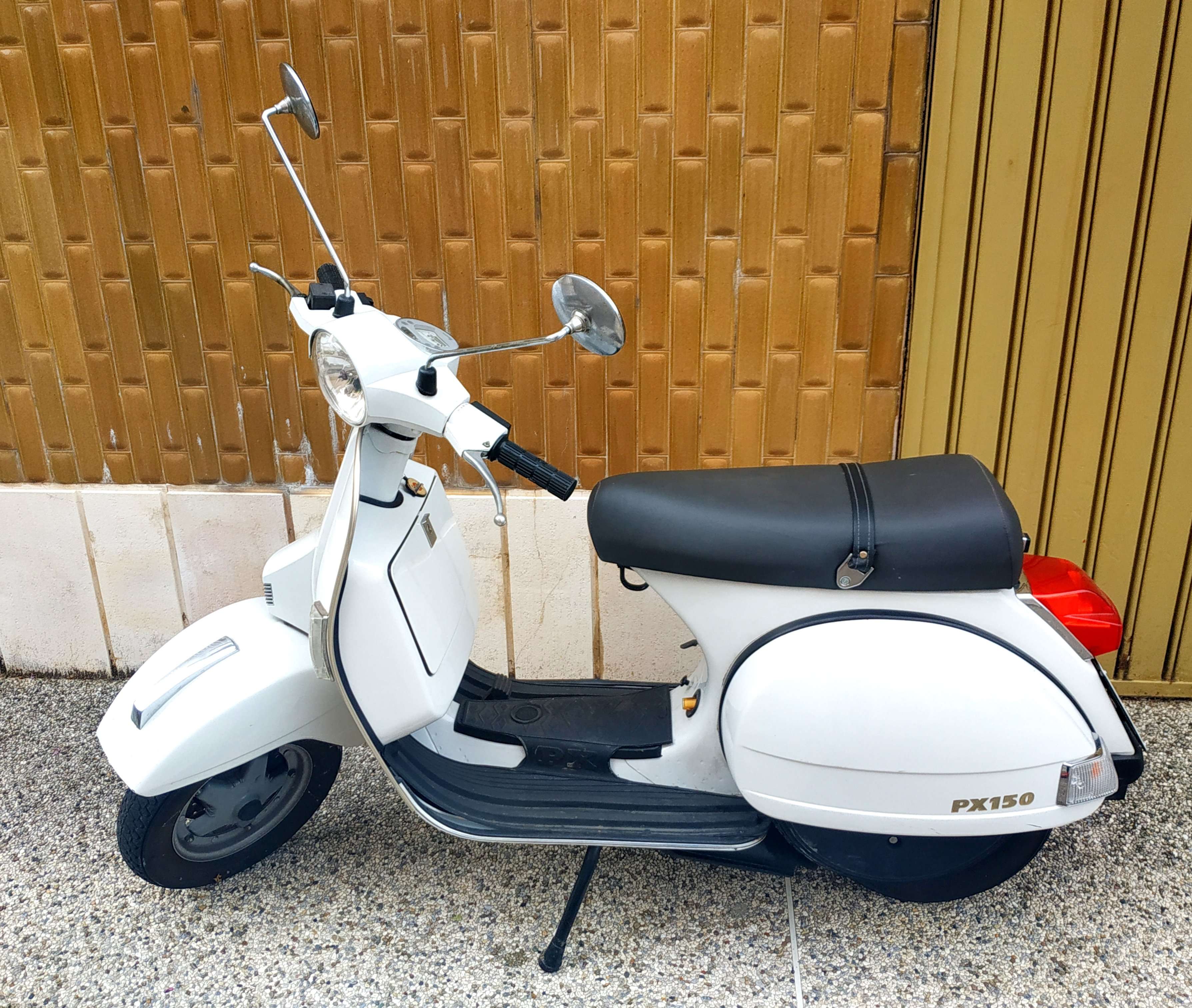 Piaggio PX 150Vespa