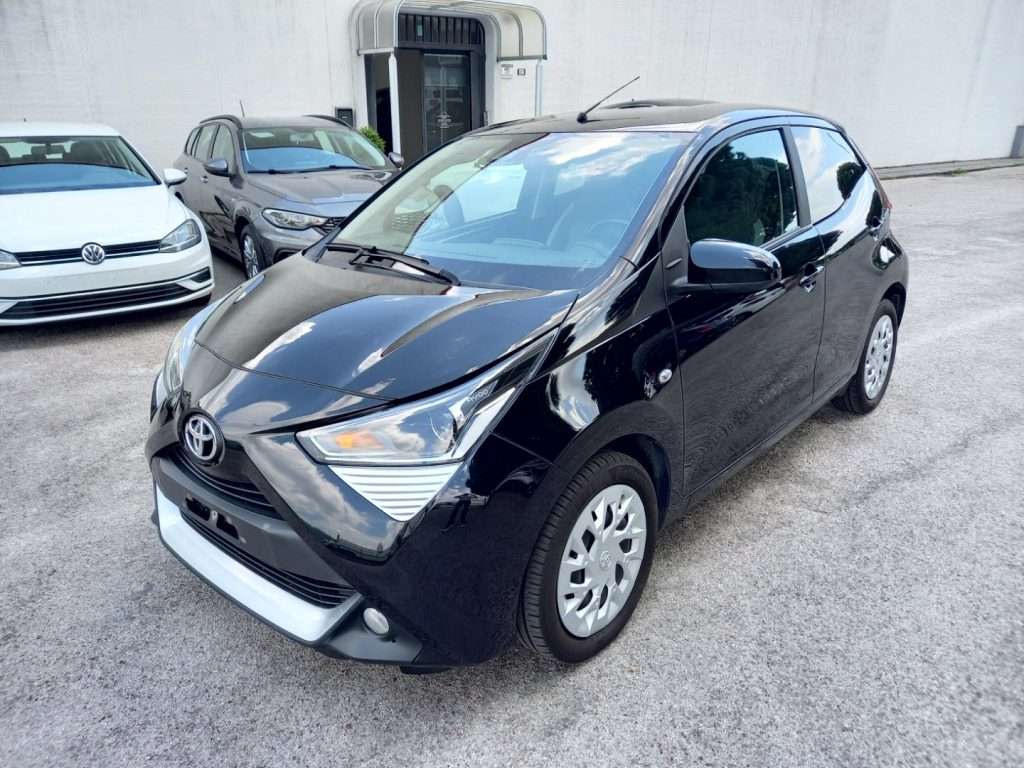 Toyota AygoConnect 1.0 VVT-i 72CV 5 porte automatica