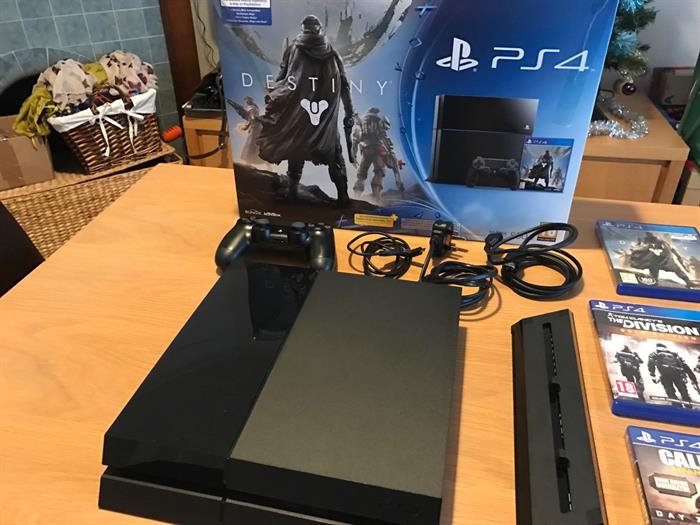 SONY PS4 500GB CON 2 CONTROLLER E 11 GIOCHI GRATUITI