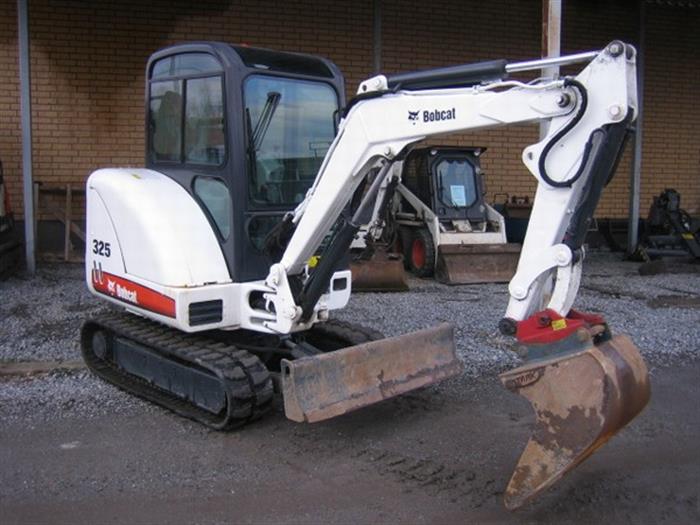 MINIESCAVATORE BOBCAT 325