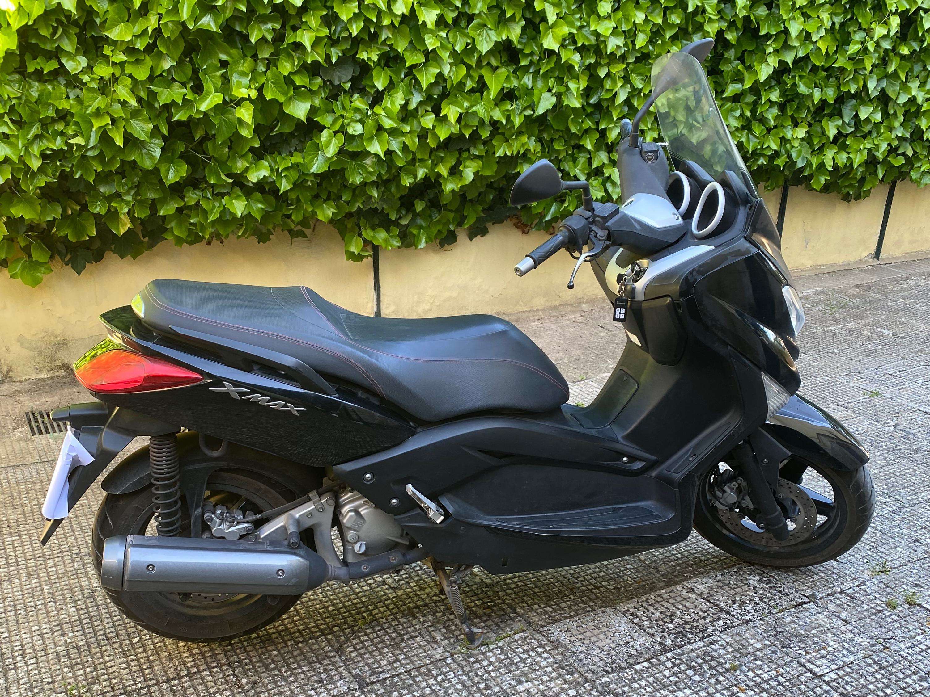 Yamaha X-Max 250