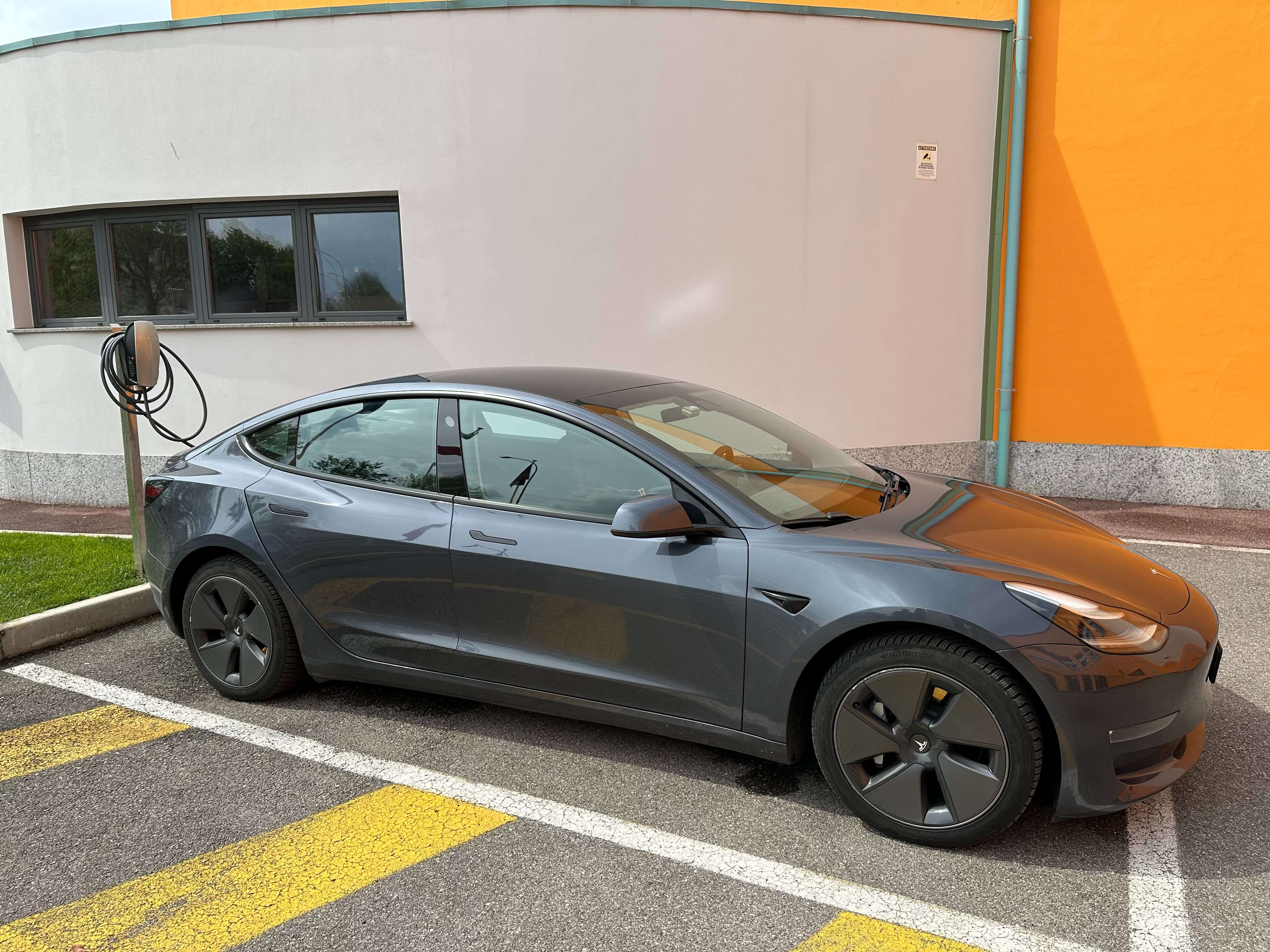 Tesla Model 3Model 3 Long Range Dual Motor awd