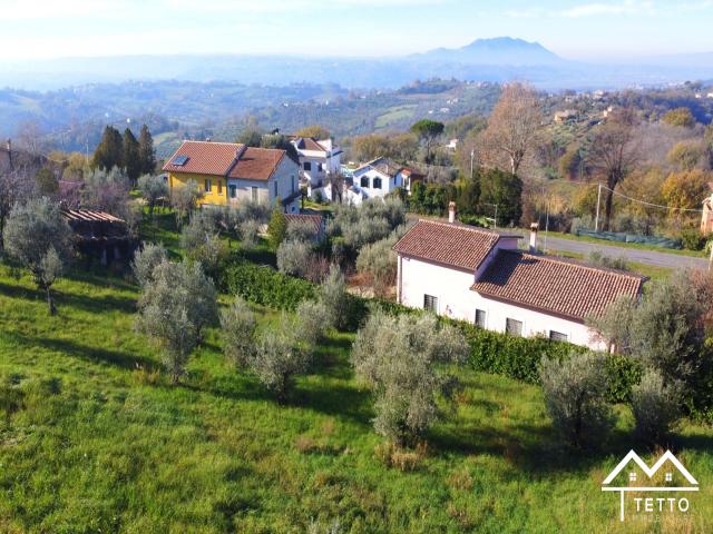 Terreno edificabile panoramico e vicino ai servizi