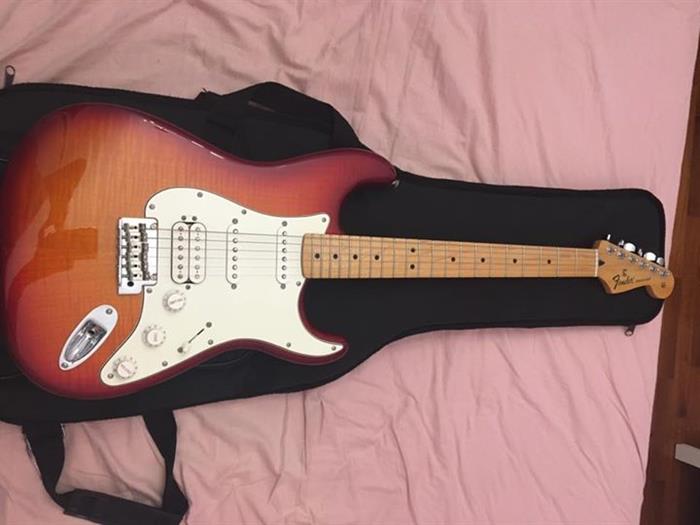 NUOVA FENDER STRATOCASTER MADE IN MEXICO HSS COMPLETA DI SET