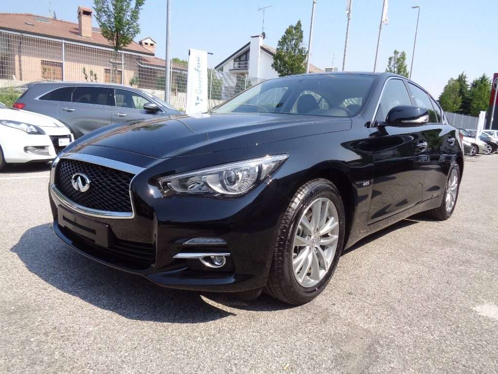 Infiniti Q502.2 diesel AT Executive