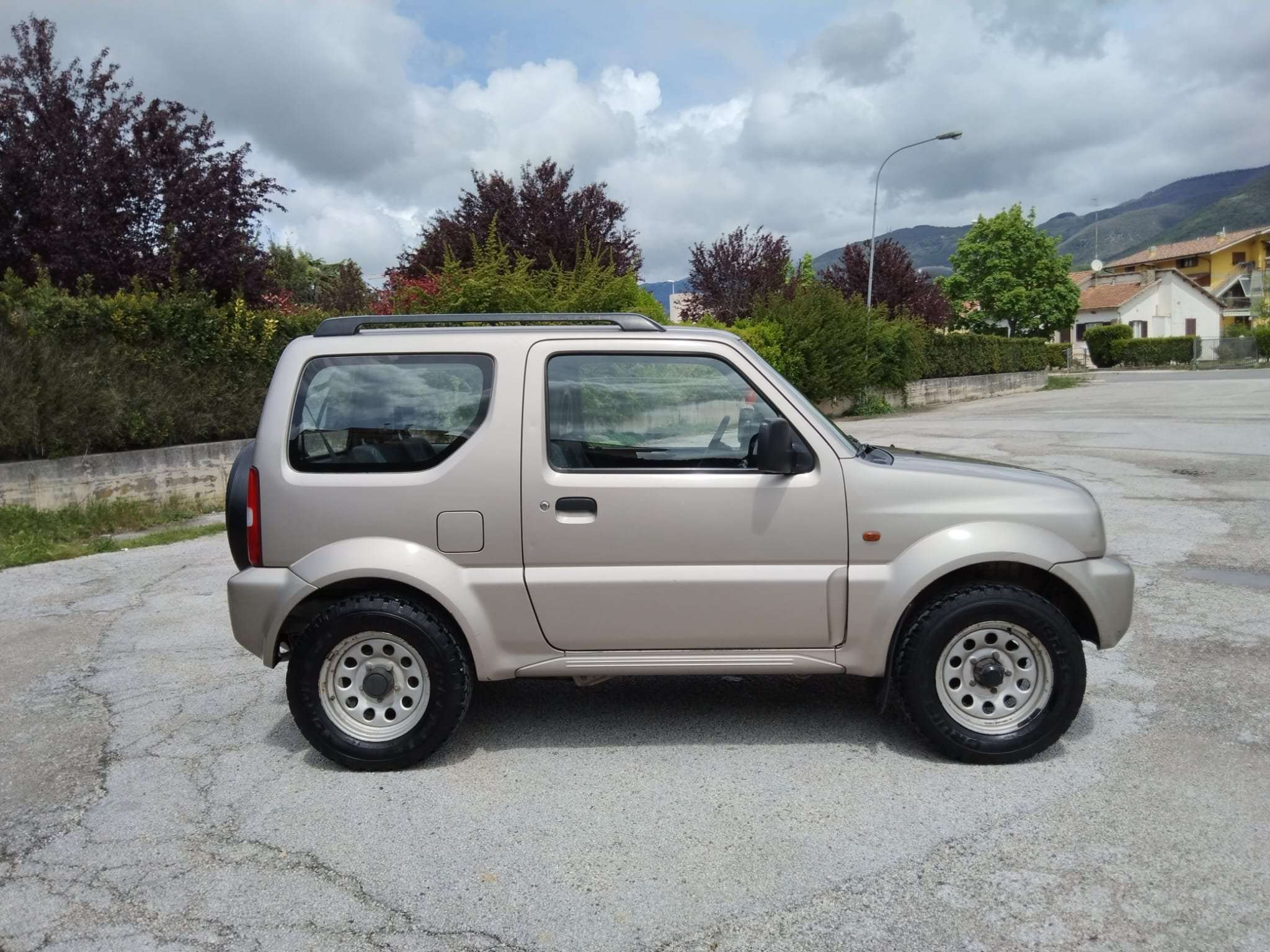 Suzuki JimnyJimny 1.3 16v JX 2wd E3