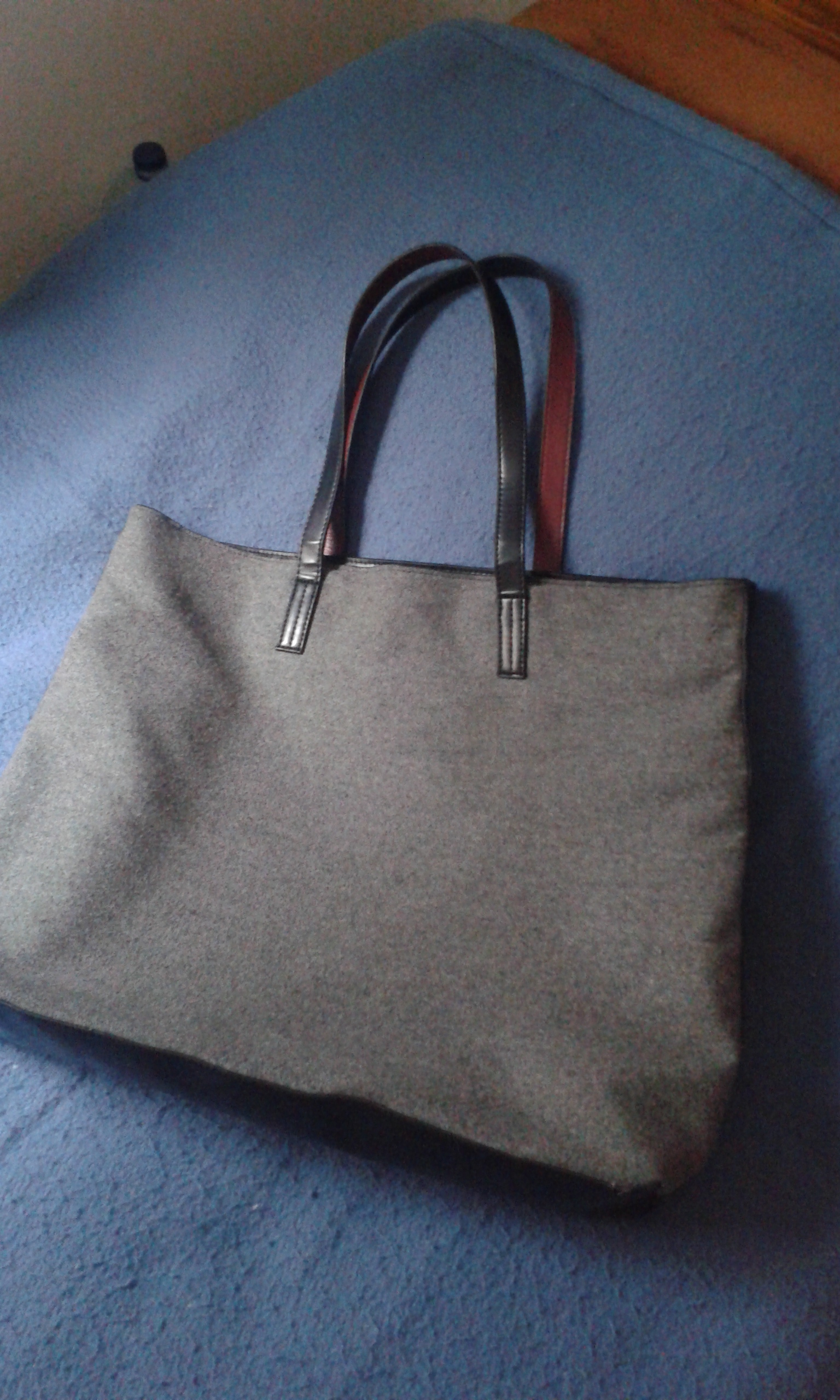 VENDO BORSA GRIGIA FIRMATA MANGO!