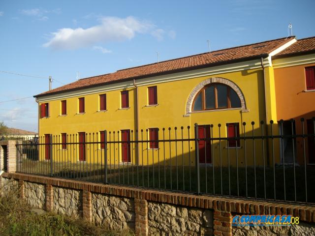 Villa a schiera con giardino