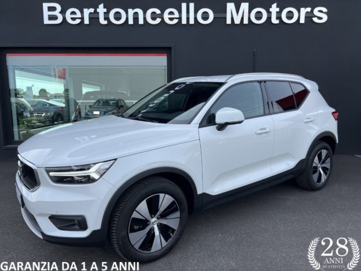 VOLVO XC40 (2017-->) XC40 T2 Geartronic Momentum Pro