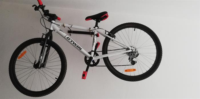 MOUNTAIN BIKE 24"