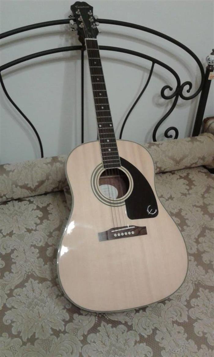 CHITARRA ACUSTICA