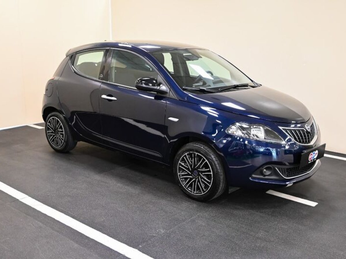 LANCIA Ypsilon 3ª serie Ypsilon 1.0 FireFly 5 porte S&S Hybrid Ecochic Silver