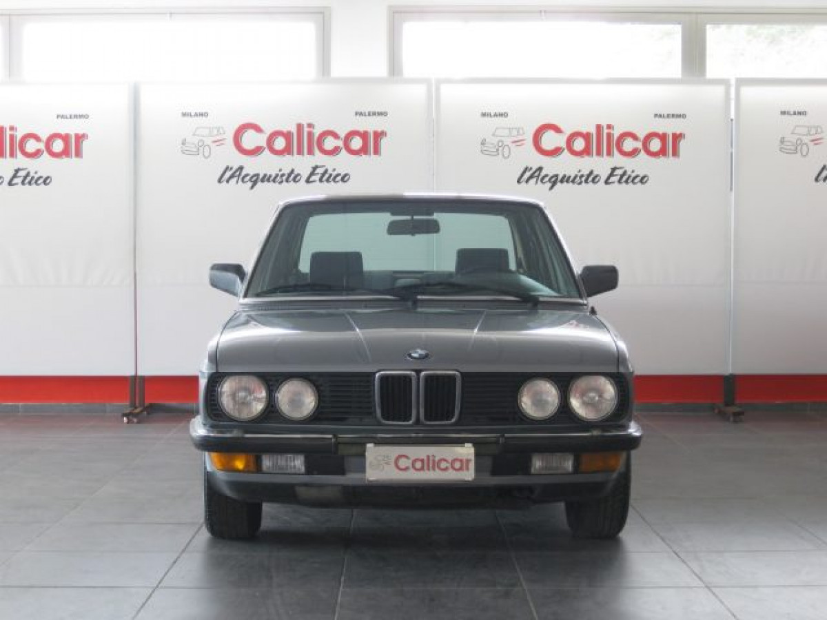 BMW Serie 5 (E12/28/34) 520i