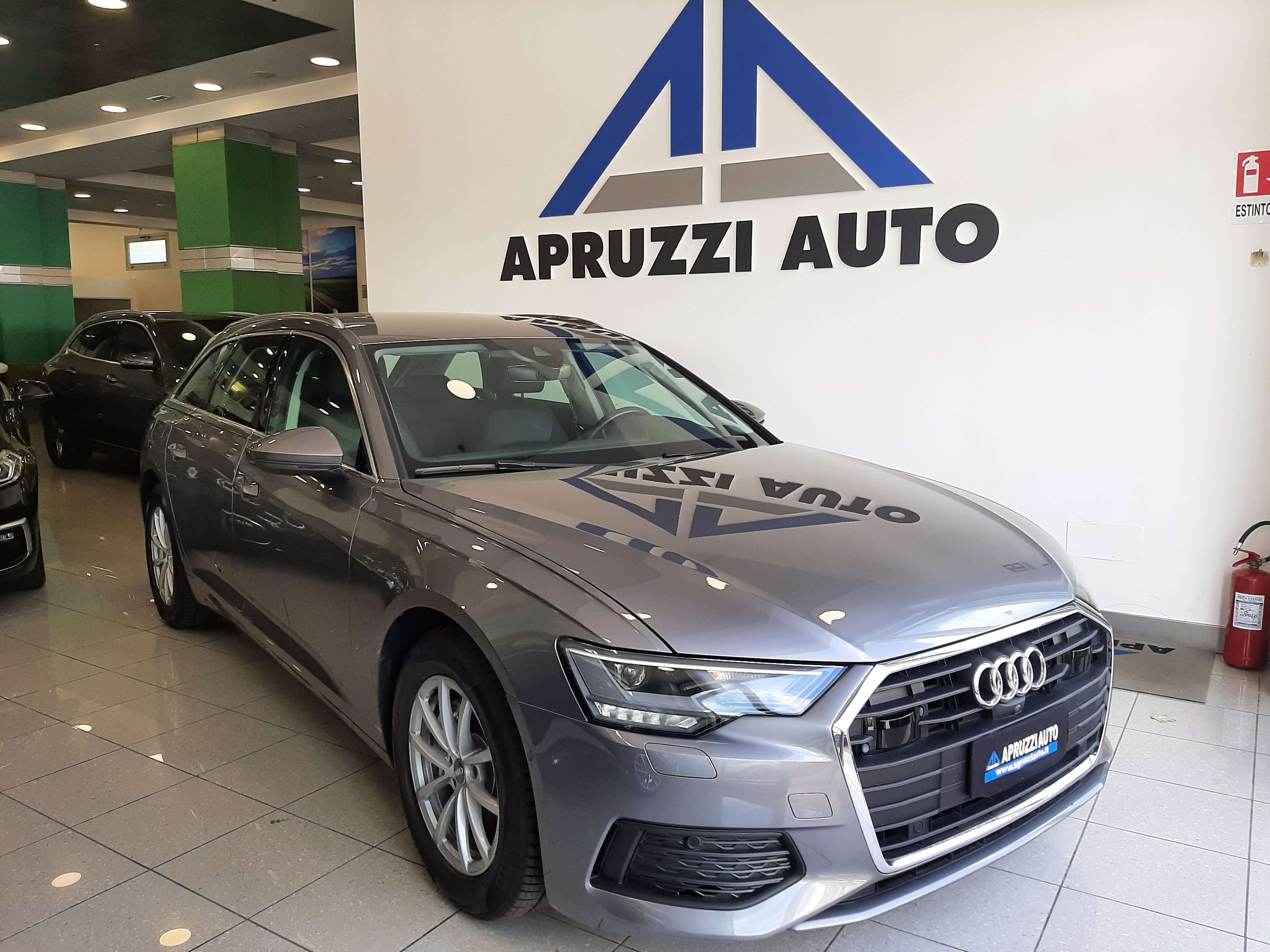 Audi A6A6 Avant 40 2.0 tdi Business s-tr. PELLE RETROCAM