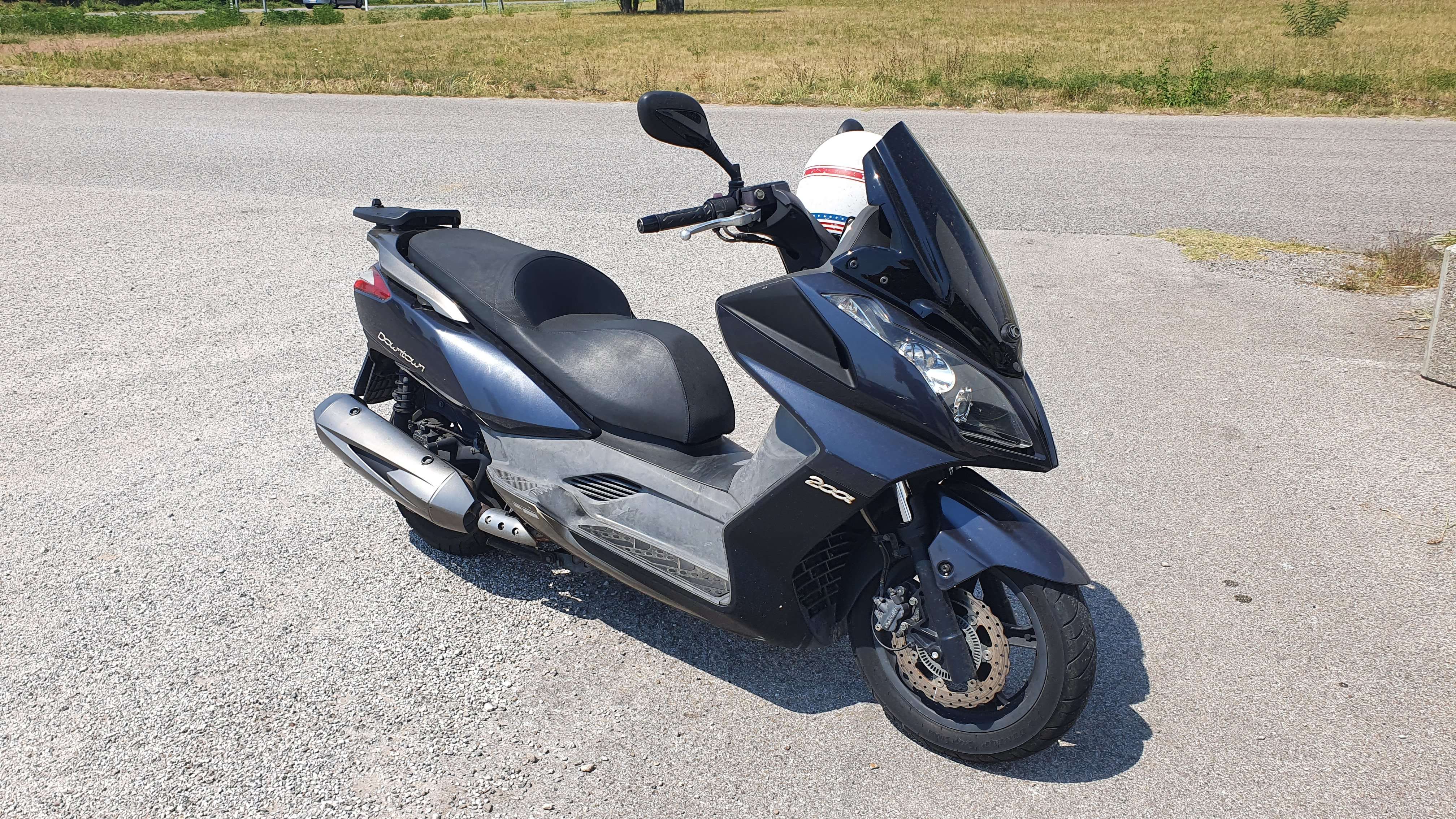 Kymco Downtown 200iBLACK EDITION