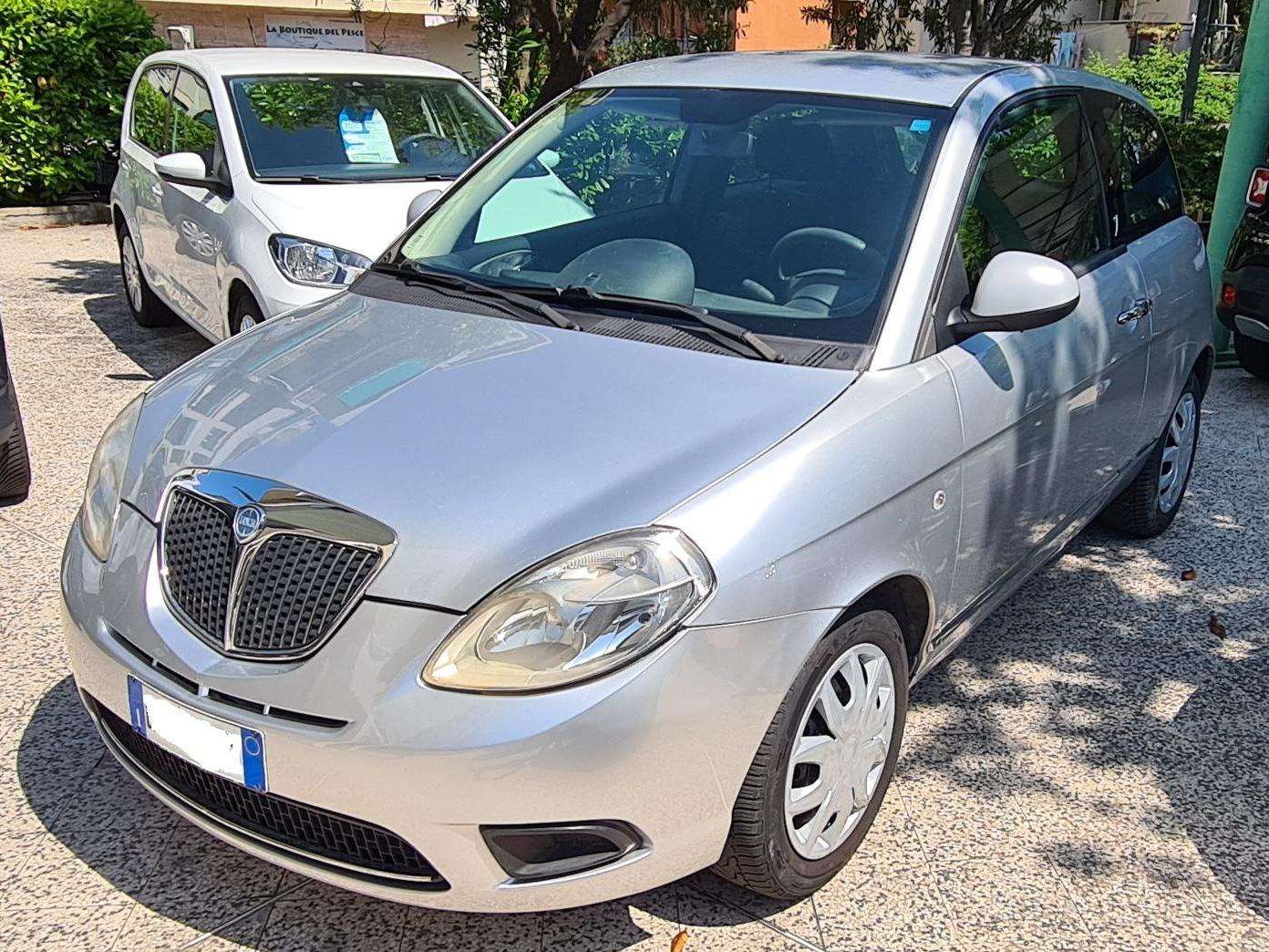 Lancia YpsilonYpsilon 1.2 8v Argento tagliandata!