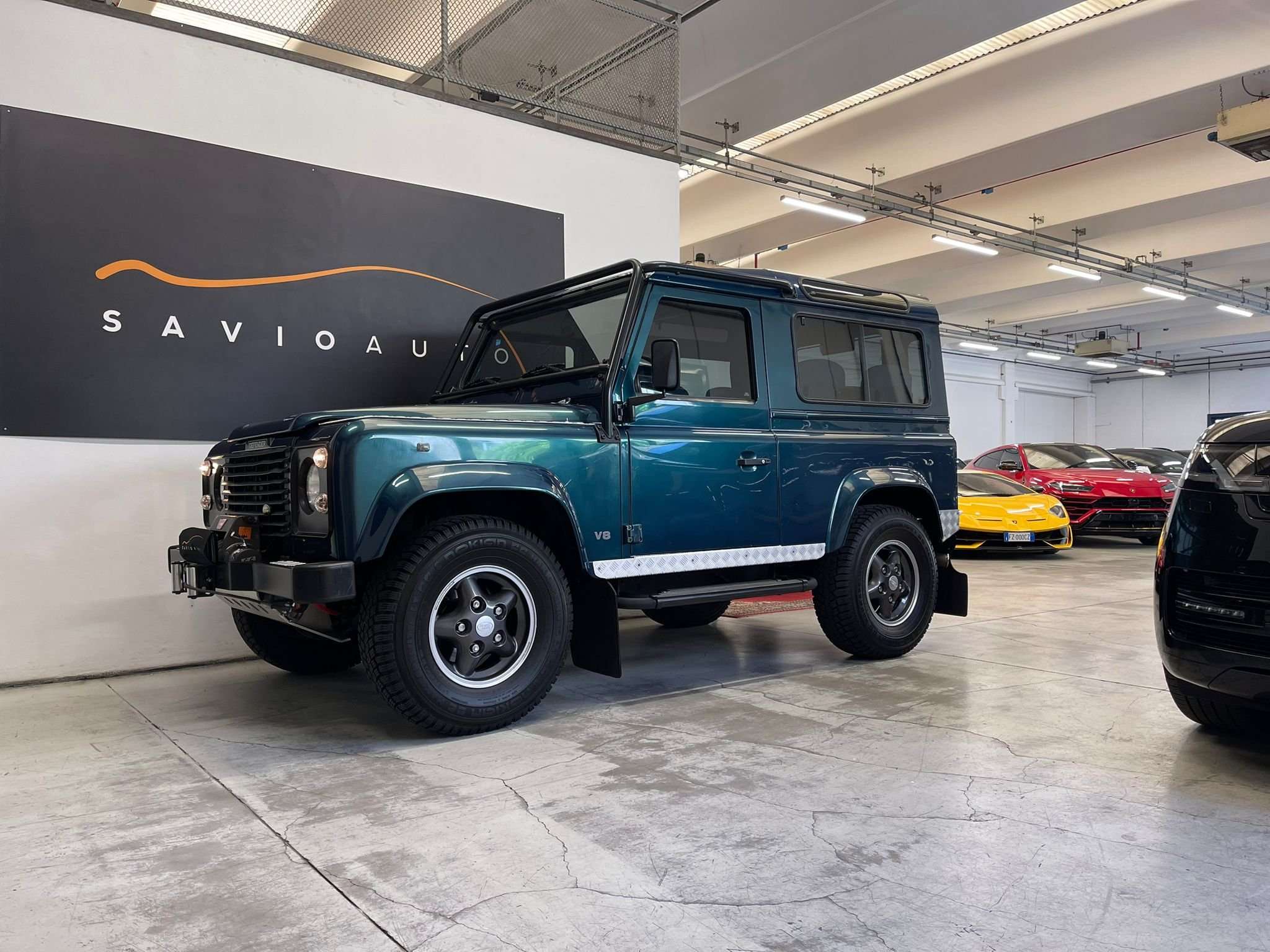 Land Rover DefenderV8 AUTOMATICO 50 AL MONDO