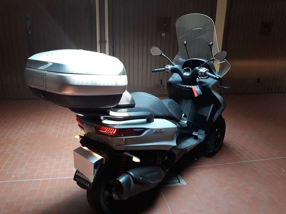 Piaggio MP3 350