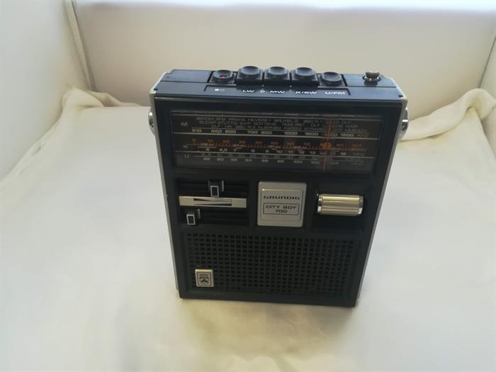 RADIO GRUNDIG CITY BOY 700