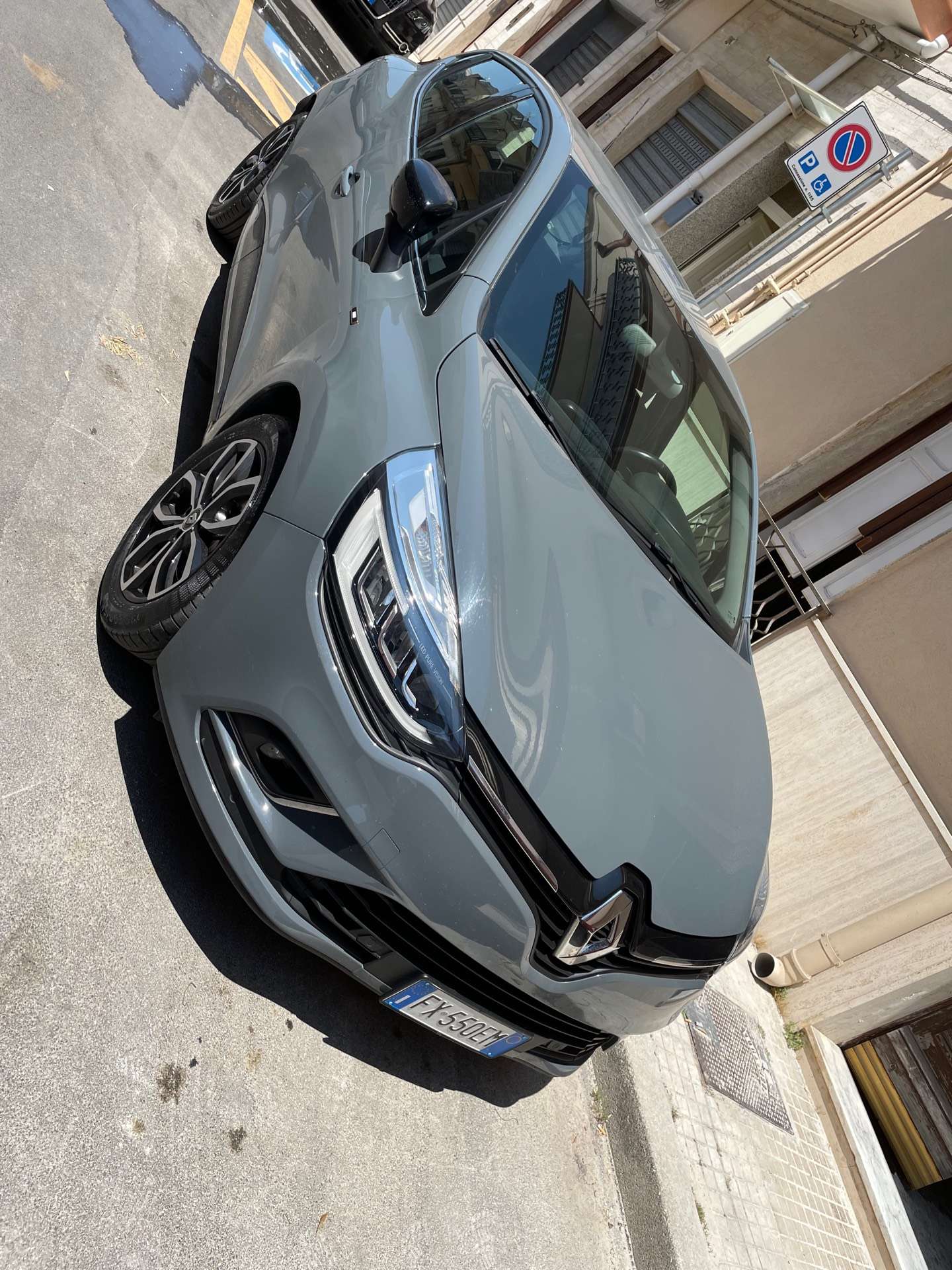 Renault Clio1.5 dci Moschino Intens 90cv