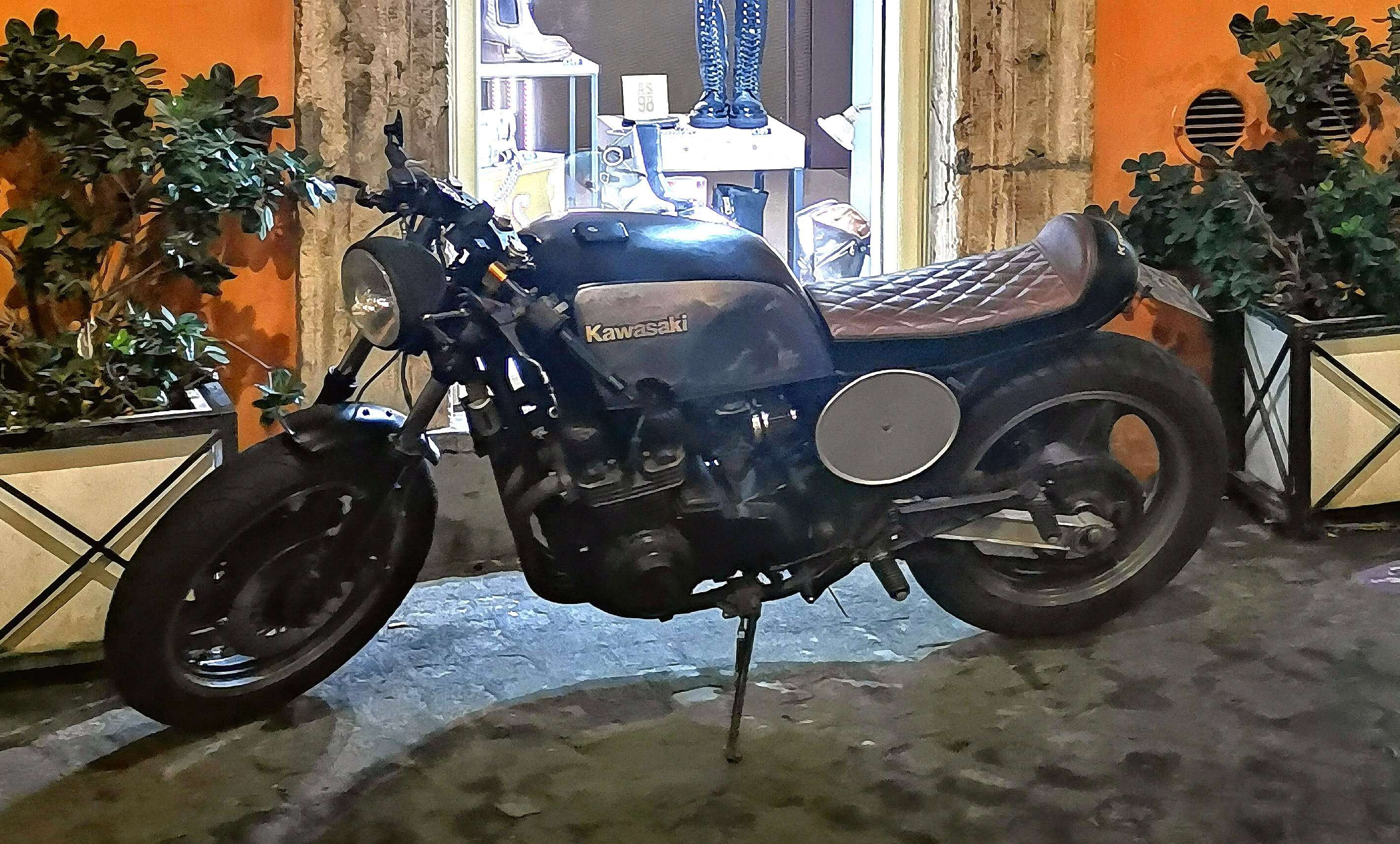 Kawasaki GPZ 750Cafè racer