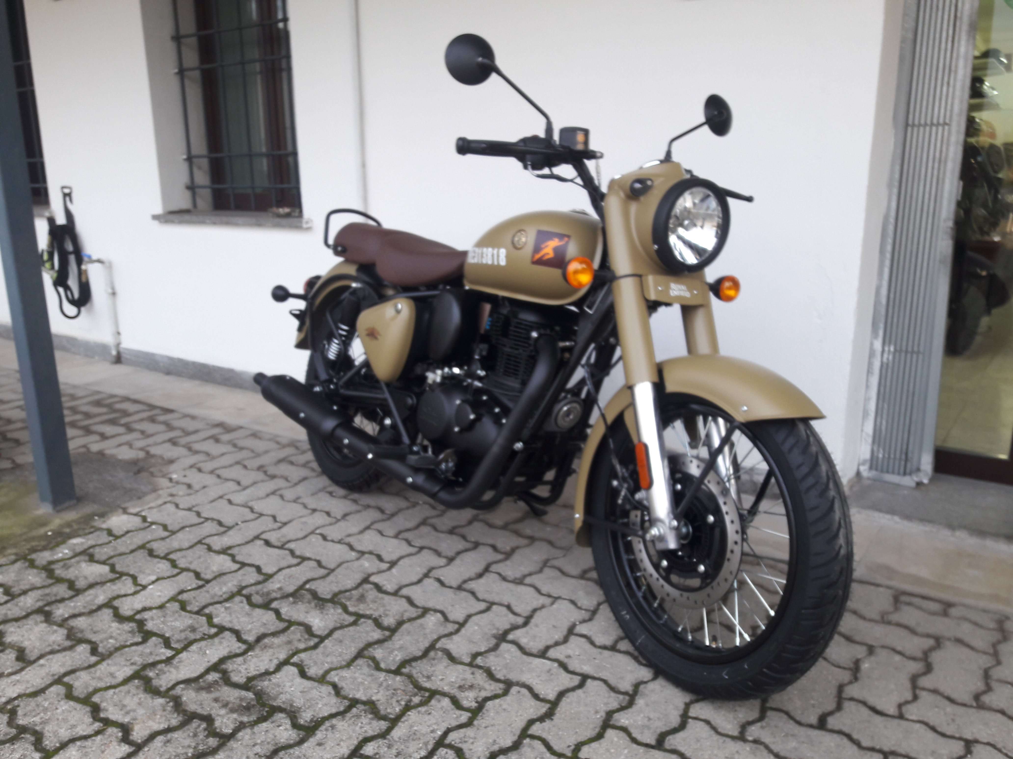 Royal Enfield ClassicRoyal Enfield  Classic 350 Signals Desert Sand