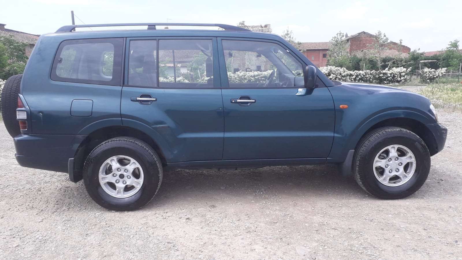 Mitsubishi PajeroPajero 5p 2.5 tdi GLS-1 115cv