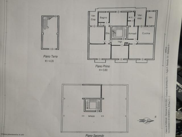 Soluzione indipendente via f:deroberto p:terra-per info contattare nino sul cell. 371/4150415