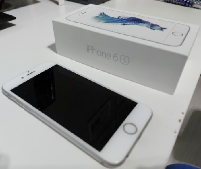 IPHONE 6S 64 GB