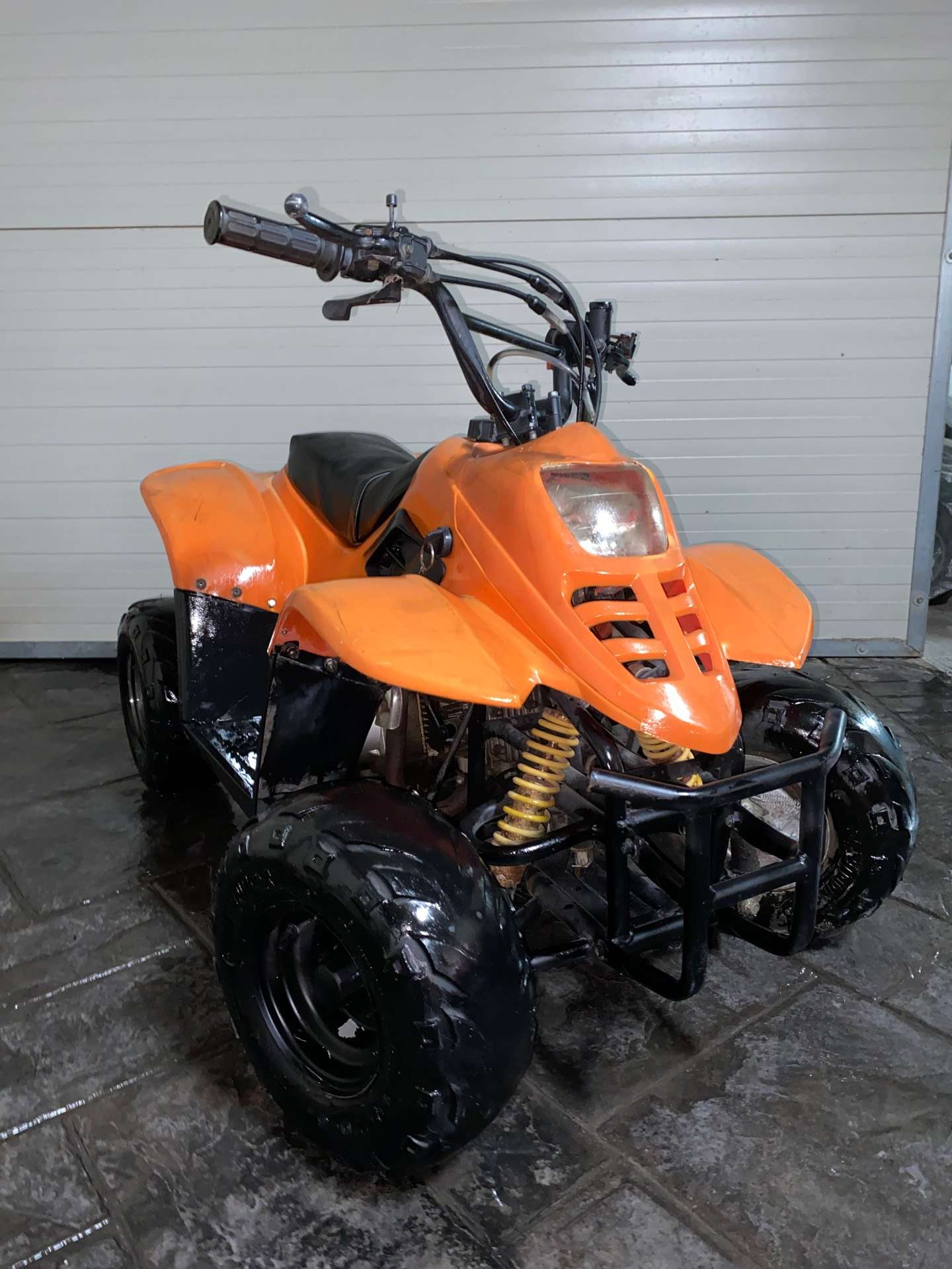 Unu Motors QUAD 110cc parvisa