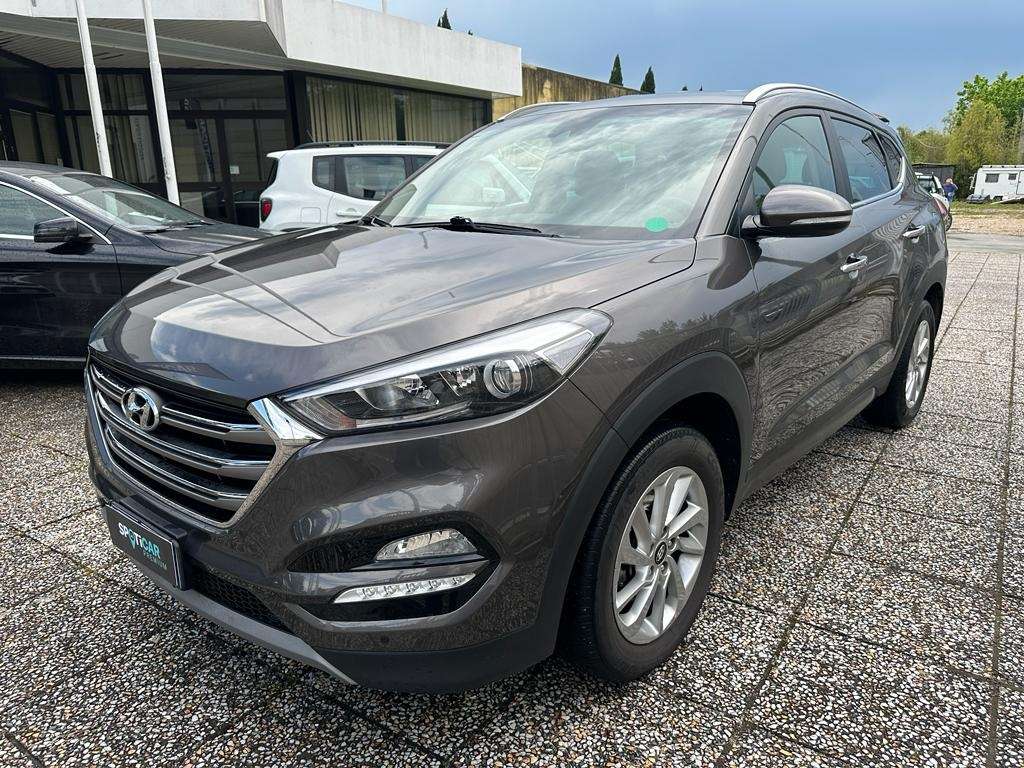 Hyundai TUCSON1.7 CRDi Xpossible