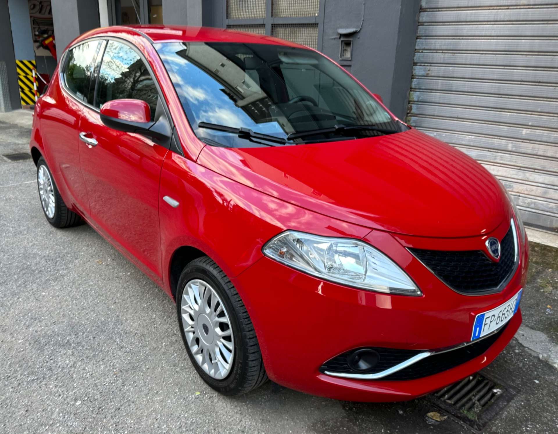 Lancia Ypsilon1.2 Silver 69cv