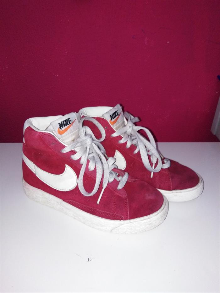 NIKE ROSSE N.28