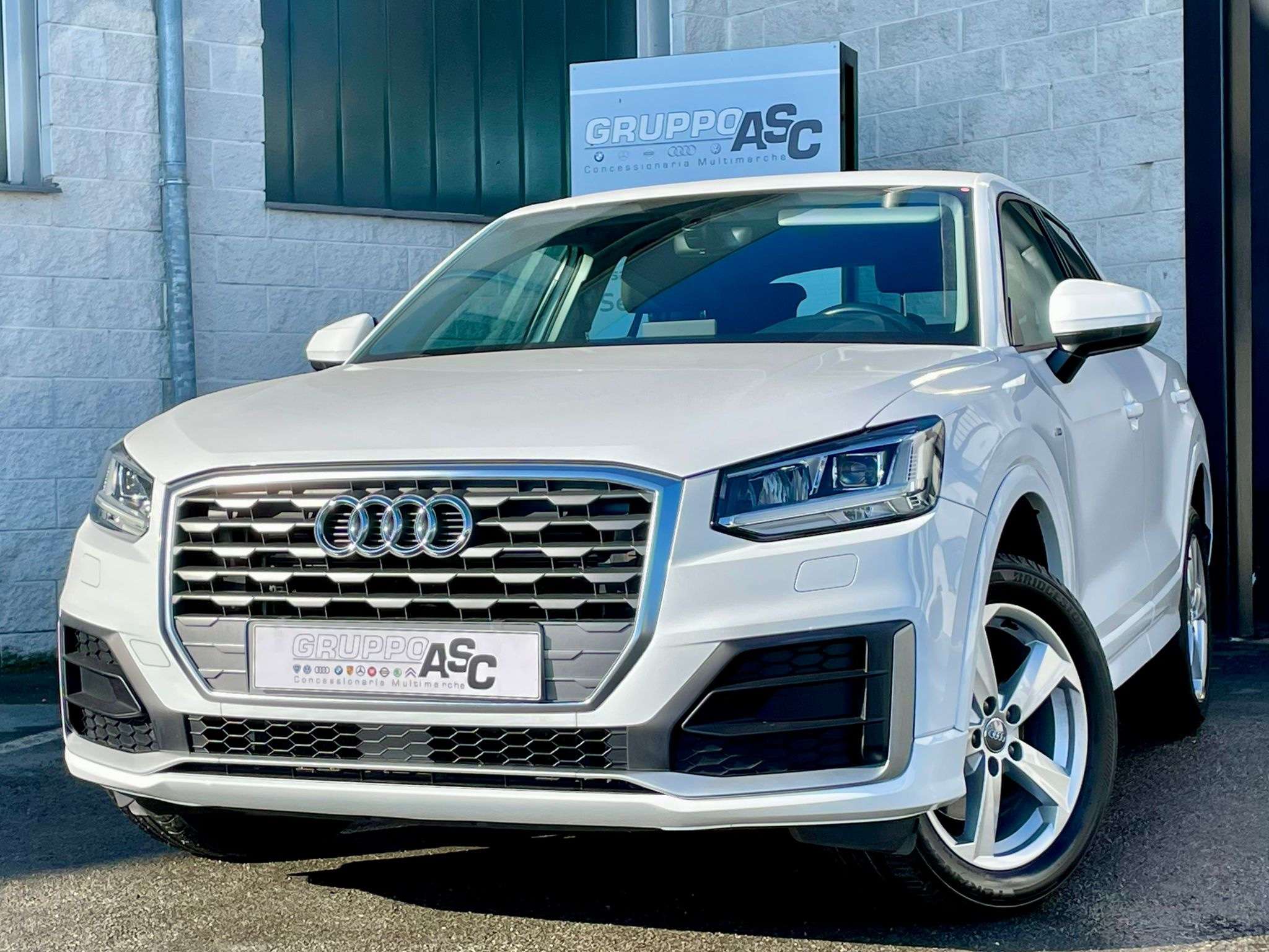 Audi Q235 2.0 tdi S line edition 150cv