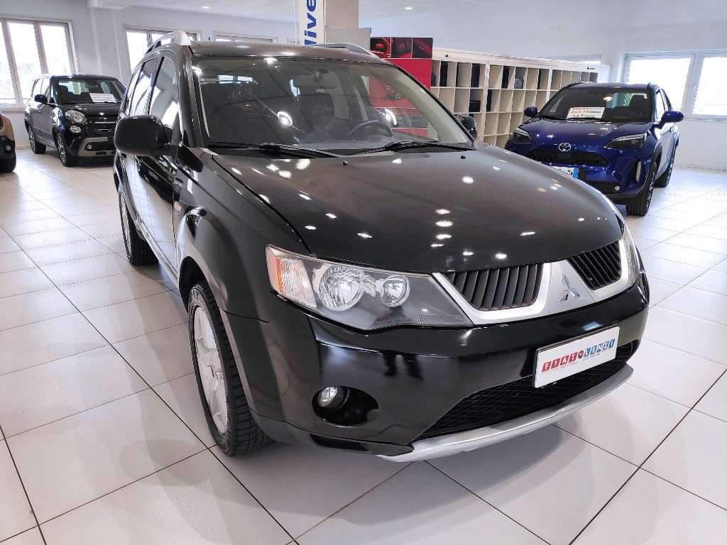 Mitsubishi Outlander2.0 DI-D Intense DPF*4x4*AUTOCARRO 5 POSTI