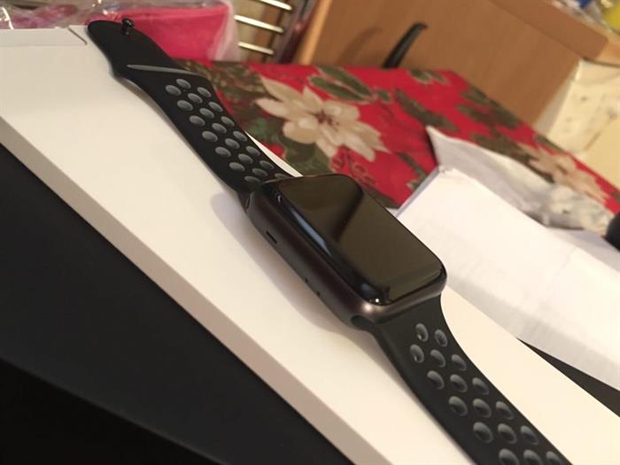 APPLE WATCH SERIE 2 NIKE 42"