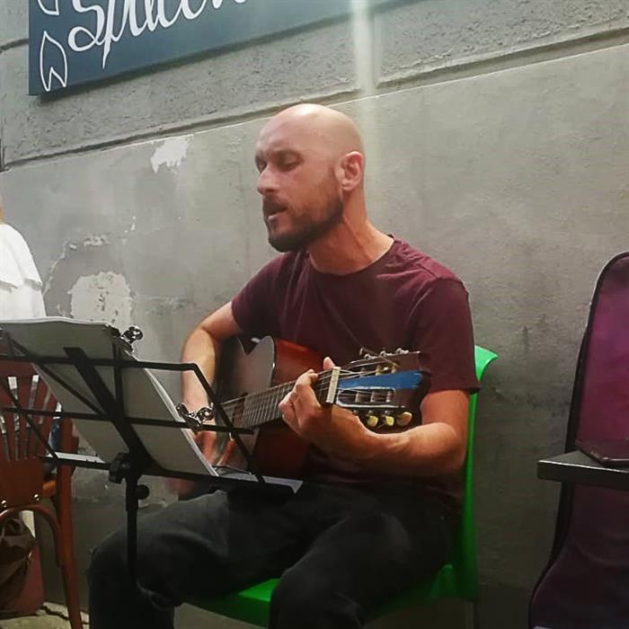 LEZIONI DI CHITARRA A DOMICILIO