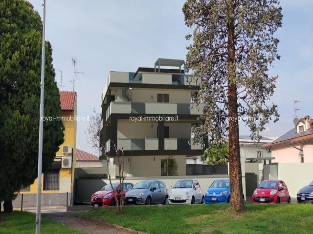 Residenza zacinto, 4 locali  piano primo con terrazzo.