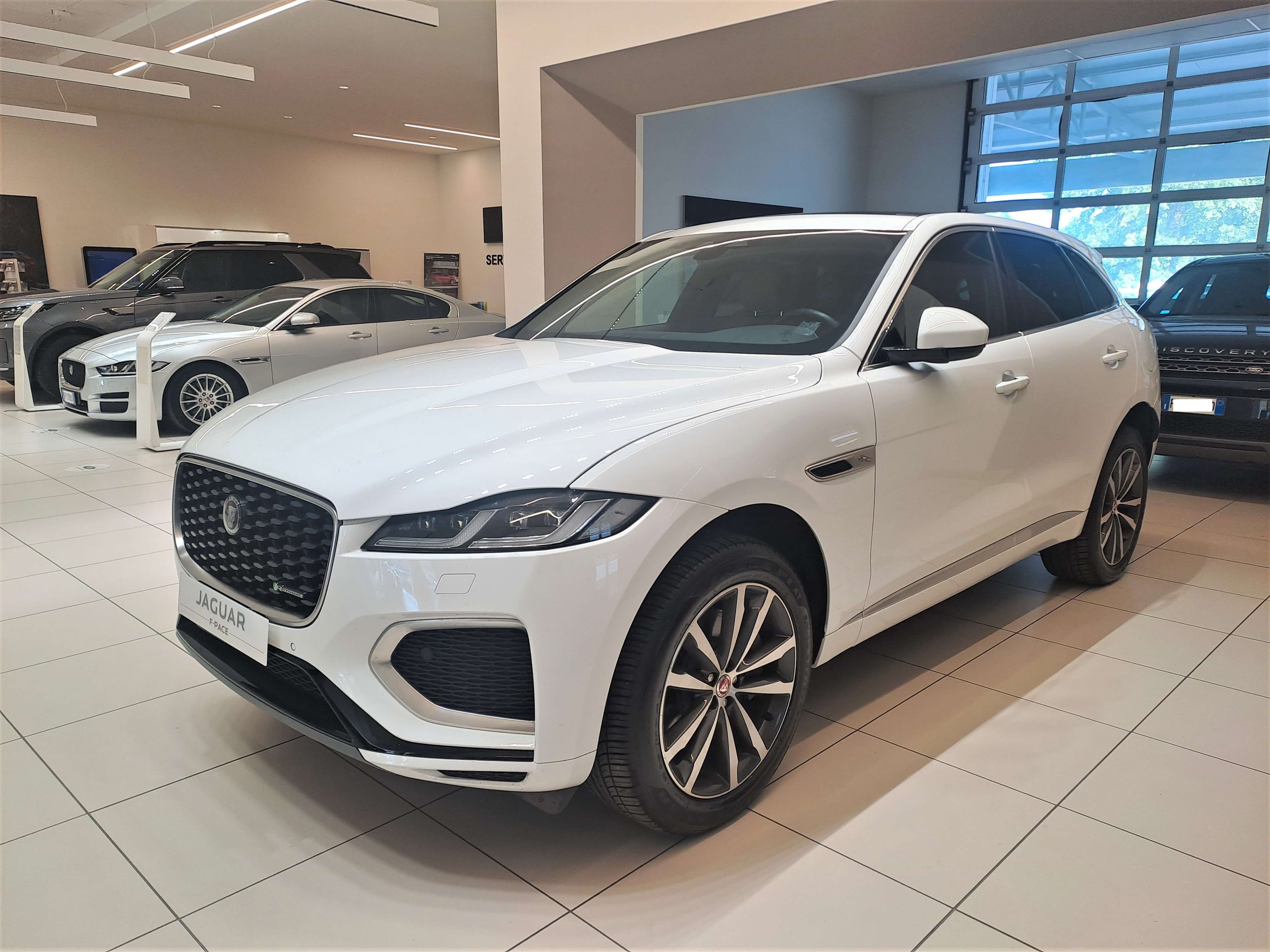 Jaguar F-PaceF-Pace 2.0 P404e R-Dynamic SE awd auto