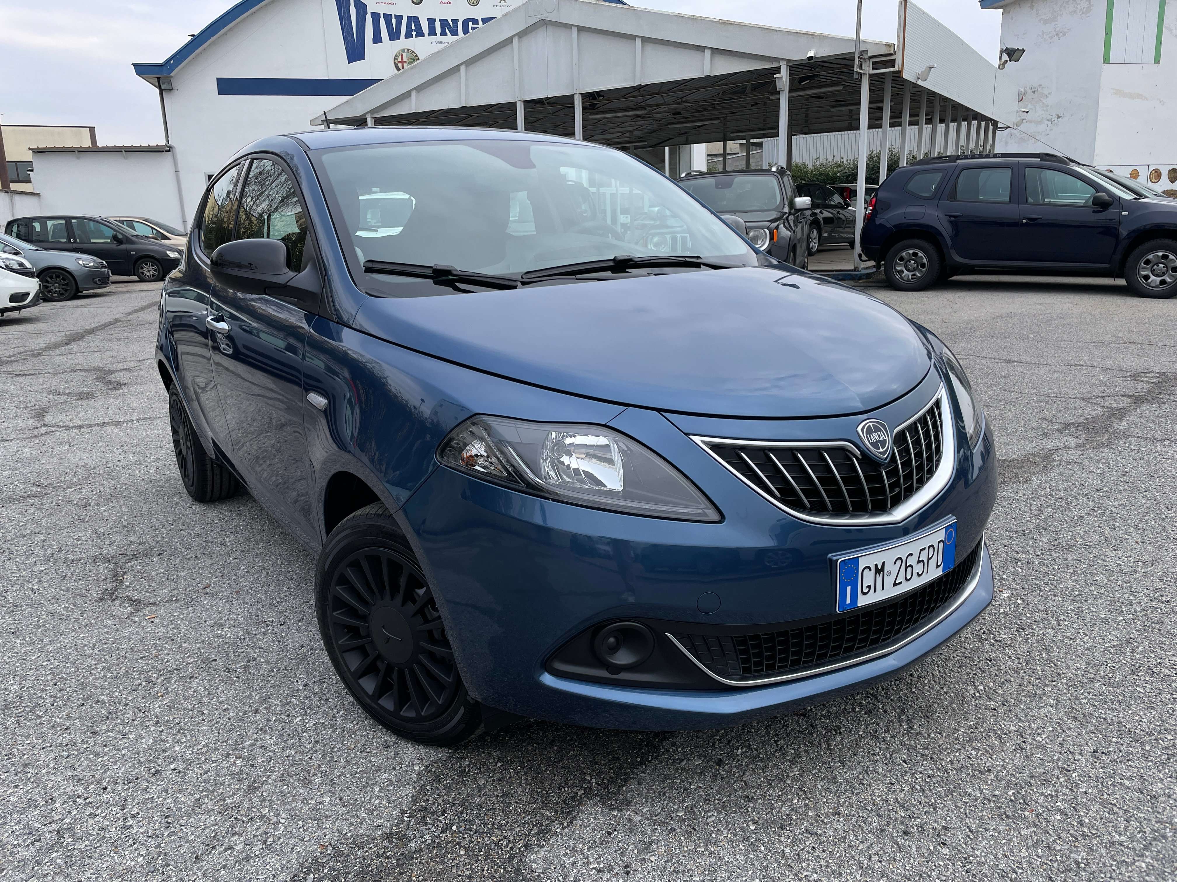 Lancia Ypsilon1.0 Hybrid 70CV Silver / IN PRONTA CONSEGNA