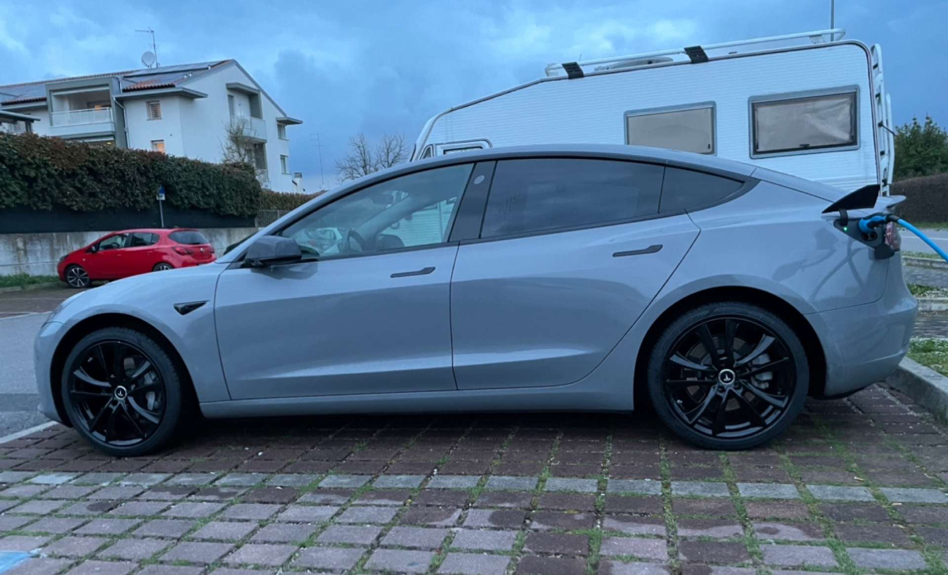 Tesla Model 3(Standard Range Plus) rwd