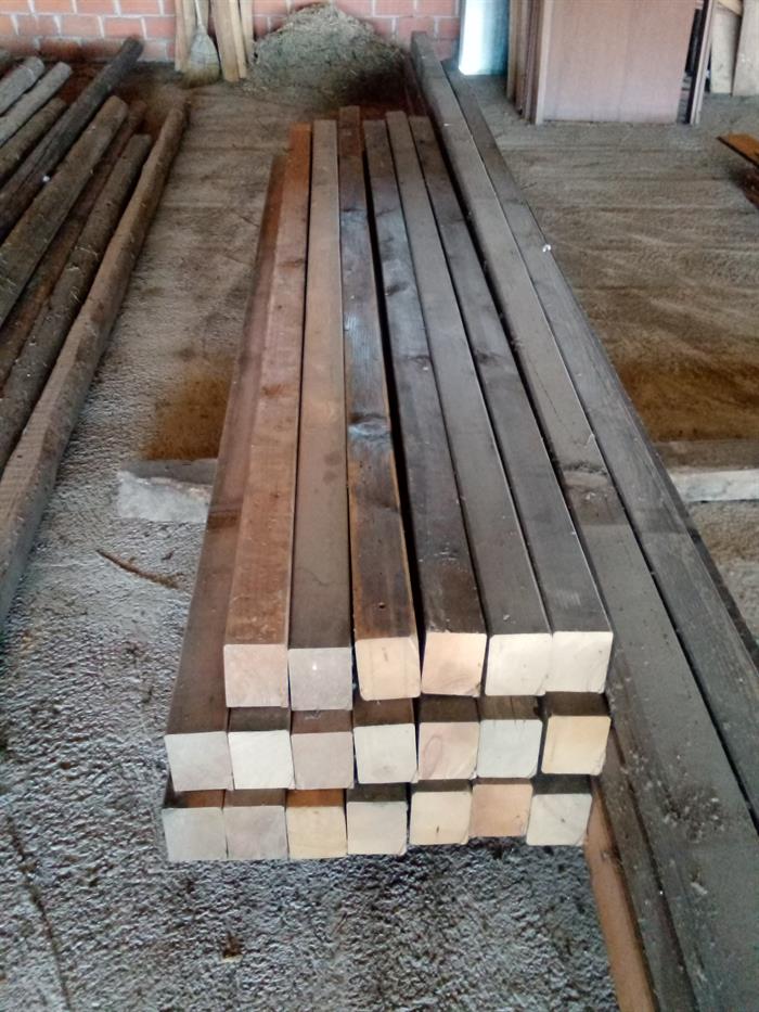 MATERIALE IN LEGNO PER COSTRUZIONI